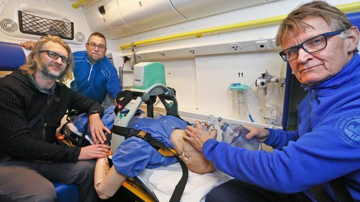 UNN har ikke råd, ambulansearbeidere samler penger til livsviktig utstyr UNN har ikke råd, ambulansearbeidere samler penger til livsviktig utstyr