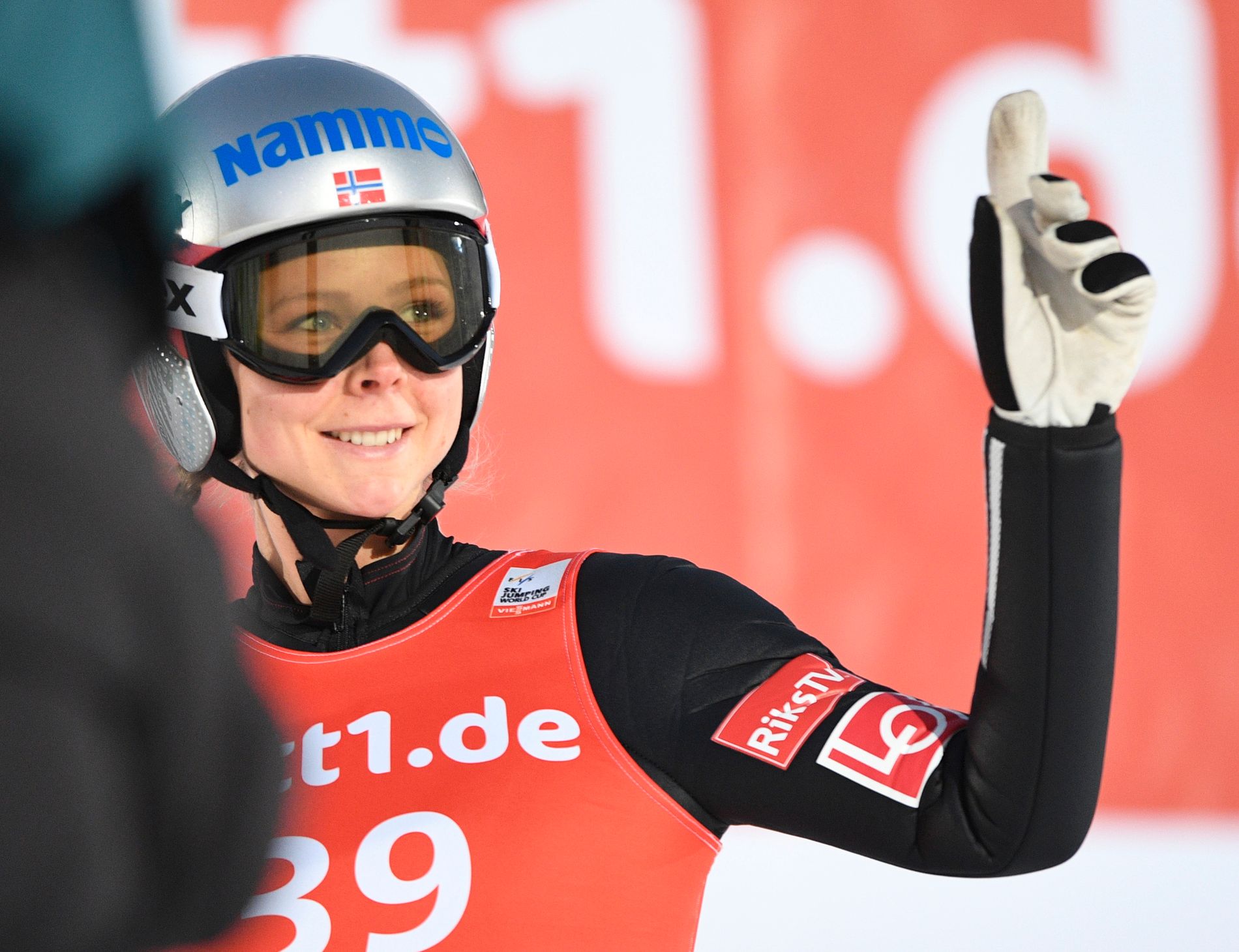 Maren Lundby i gull-form i OL-bakken – VG Maren Lundby i gull-form i OL-bakken – VG