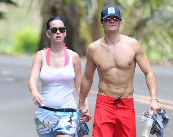 Katy Perry og Orlando Bloom viser sin kjærlighet Katy Perry og Orlando Bloom viser sin kjærlighet