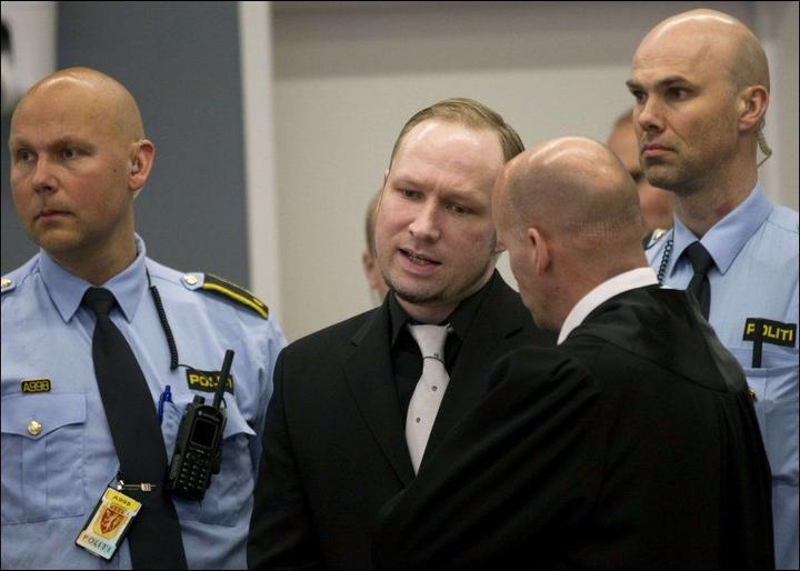 Breivik: - Jeg var ikke redd da jeg så politiet Breivik: - Jeg var ikke redd da jeg så politiet
