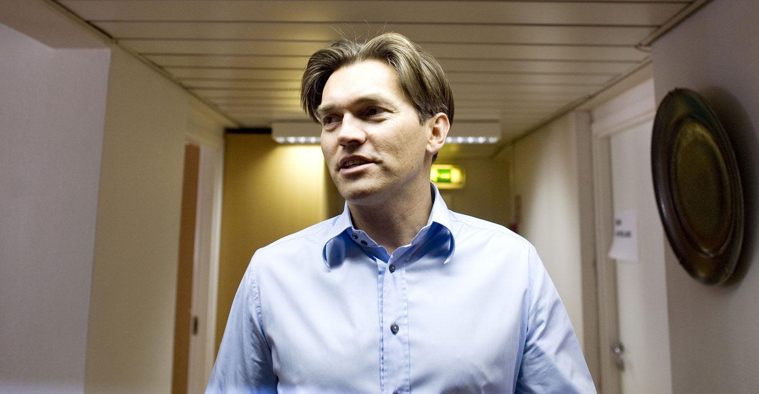 Arne Fredly: - Denne saken er storm i et vannglass – E24 Arne Fredly: - Denne saken er storm i et vannglass – E24
