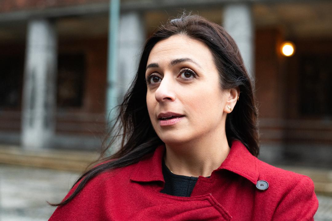 Hadia Tajik bitt av måke: – Jeg skvatt skikkelig Hadia Tajik bitt av måke: – Jeg skvatt skikkelig